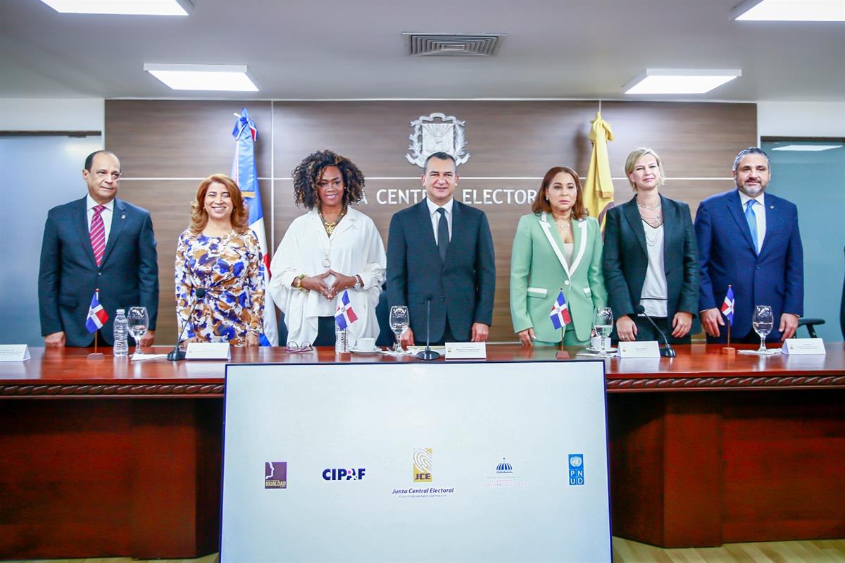 Exvicepresidenta de Costa Rica aboga por una democracia paritaria ...